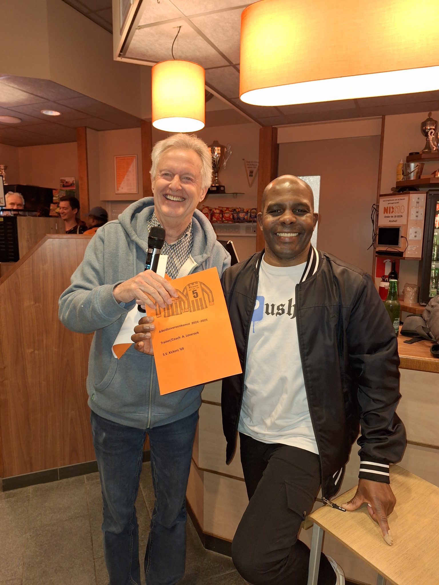 Angelo Leverock ook volgend seizoen hoofdtrainer S.V. Kickers '69 | S.V ...